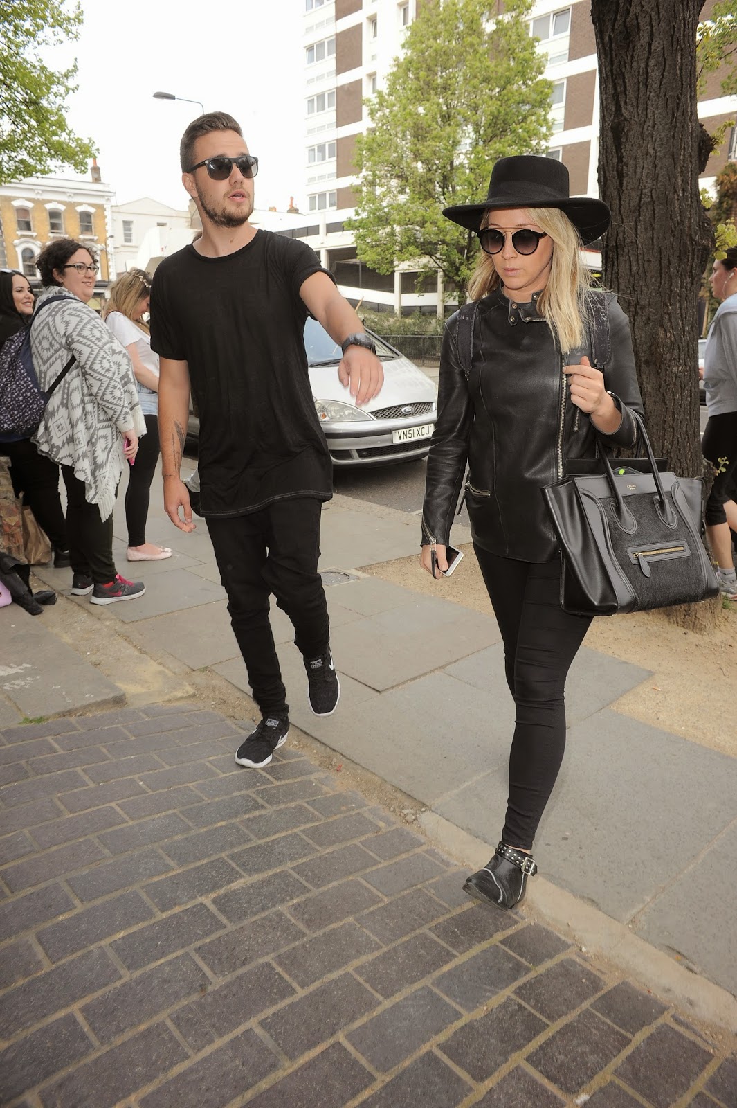 Viciadas por One Direction: Liam e Niall Chegando e Saindo do Estúdio